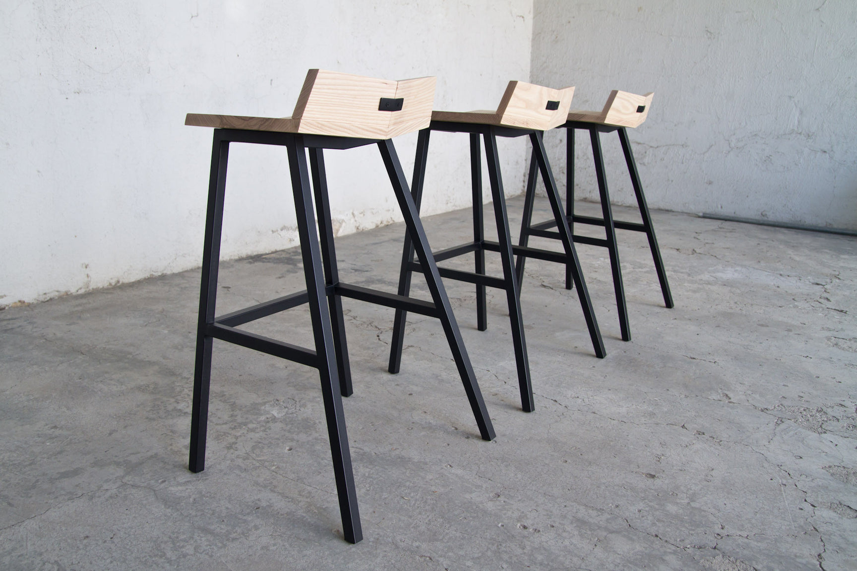 V Stool- Low back – the Curious